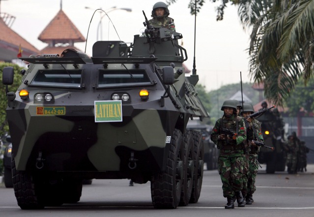 ALUTSISTA : ALAT UTAMA SISTEM SENJATA: Panser Anoa Akan Dibarter Dengan ...