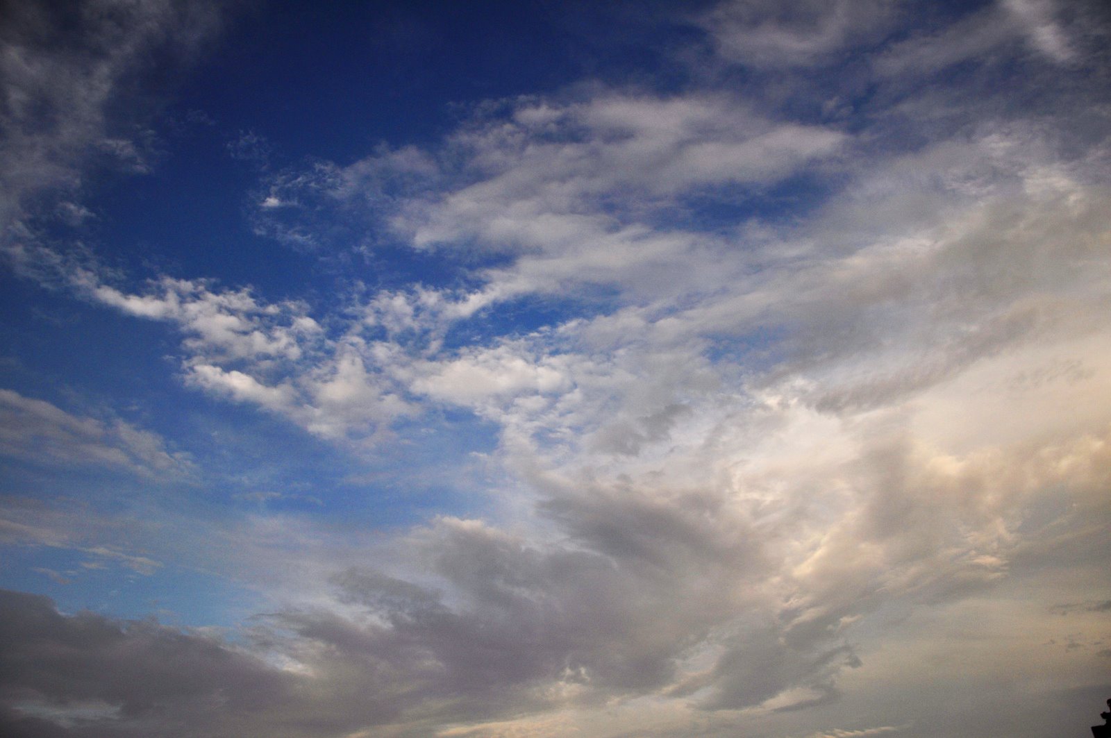 RAFAEL RAVINA: Cielo nuboso