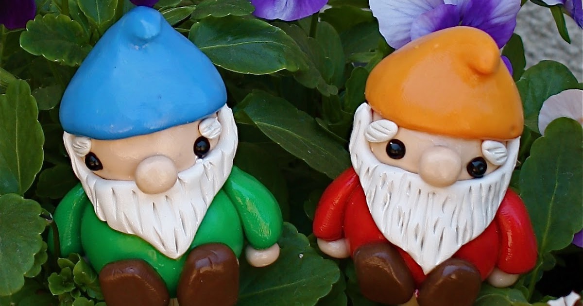The Sassy Pack Rat: Sassy's Friday Finds - Gnomes