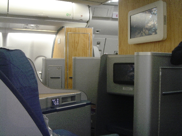 On Board: US Airways Envoy Suites: Philadelphia - Paris