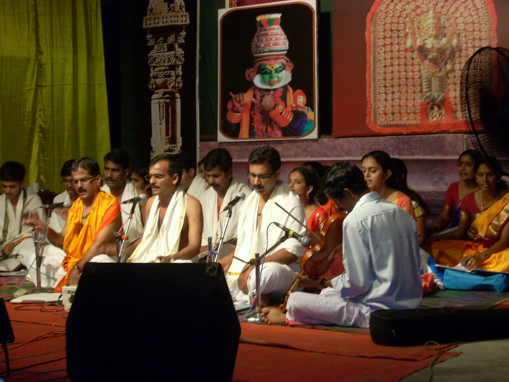 Ramesh Menon's Clicks and Writes: Photo Speaks - Urakam Ammathiruvadi ...