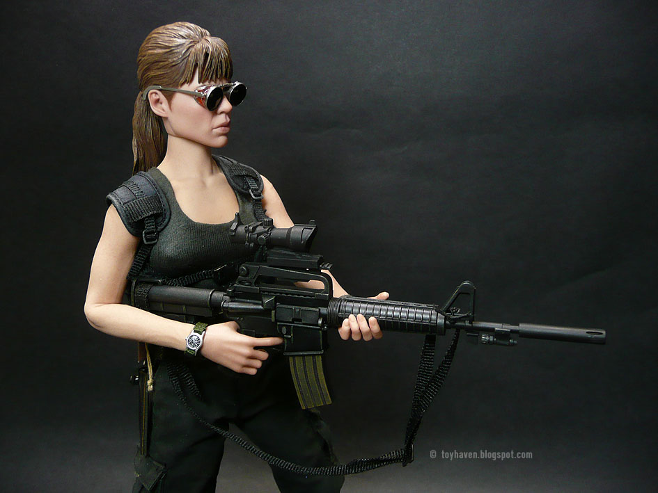 toyhaven: Hot Toys T2 Sarah Connor Review II