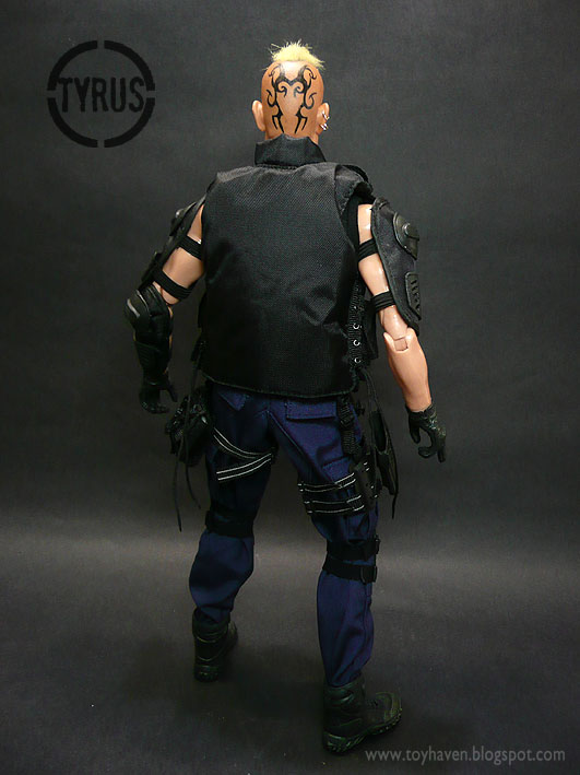 toyhaven: Triad Toys EBS Tyrus 12-Inch Figure