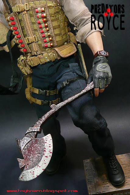 toyhaven: Review III: Hot Toys "Predators" Royce with AA-12 Shotgun