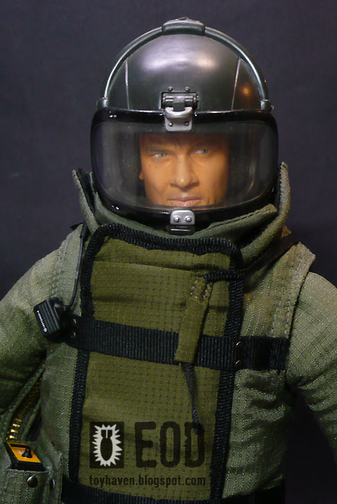 toyhaven: Dragon EOD "William" in full bomb suit REVIEW III