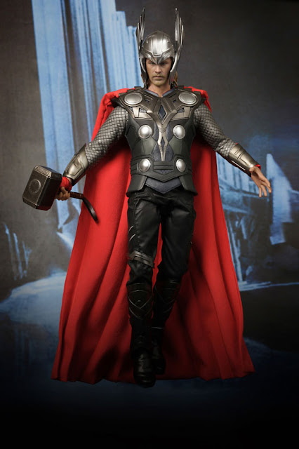 toyhaven: Hot Toys Thor Limited Edition Collectible Figurine PREVIEW