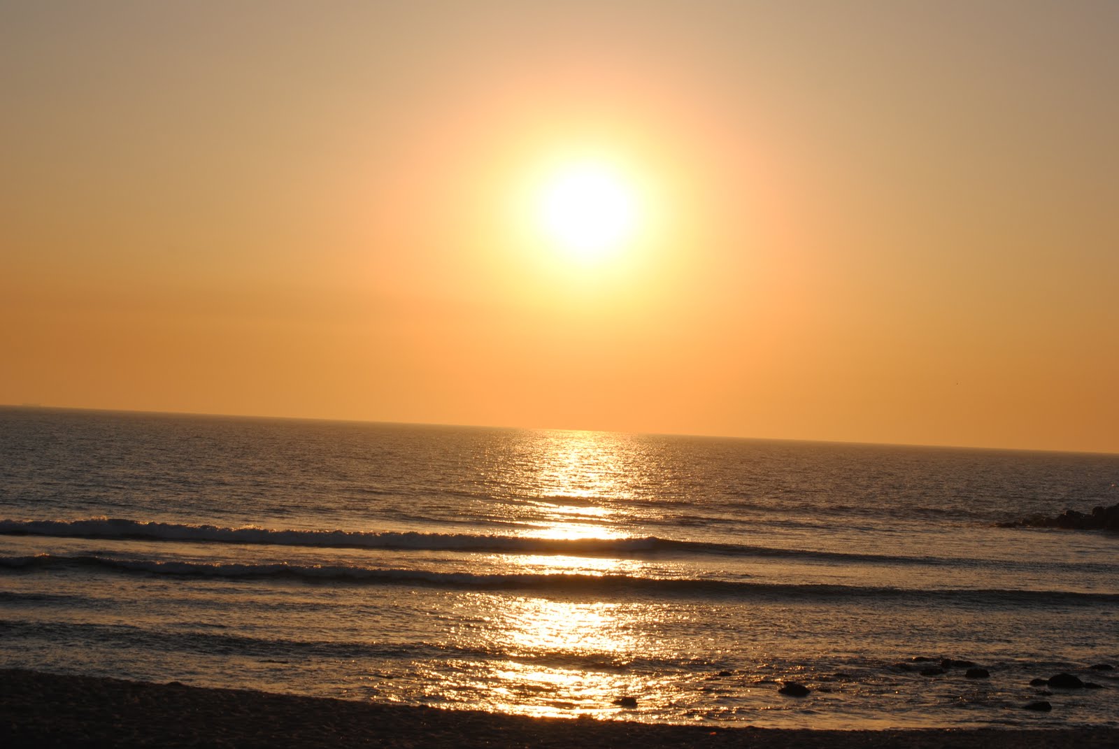 Histórias em Fragmentos: ASSIM TERMINA UM DIA DE SOL INTENSO