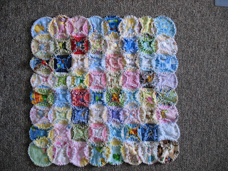 Customized Quilts by Britney: Circle Rag Quilt