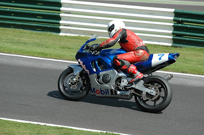 project FZ750 racer