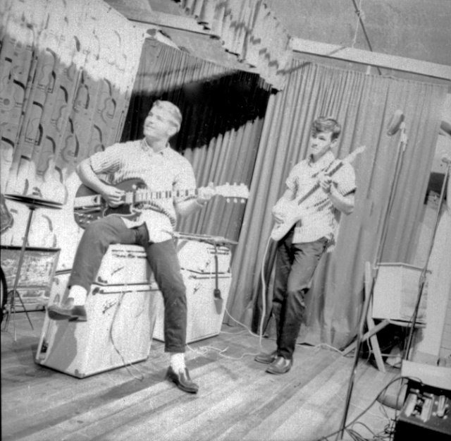 Dave Wilkinson Art: The Scavengers