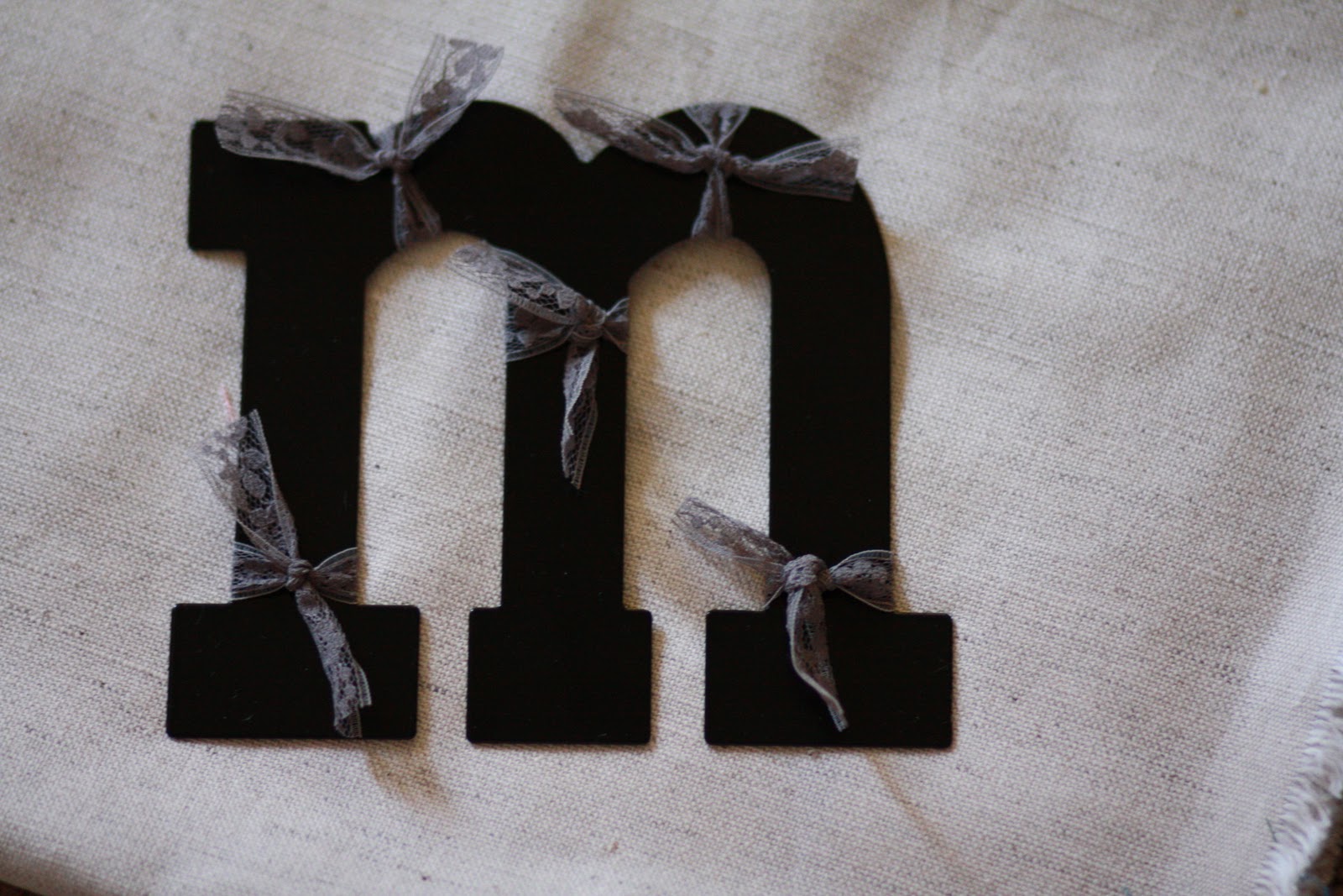 .4leafClever: Lace Letter M