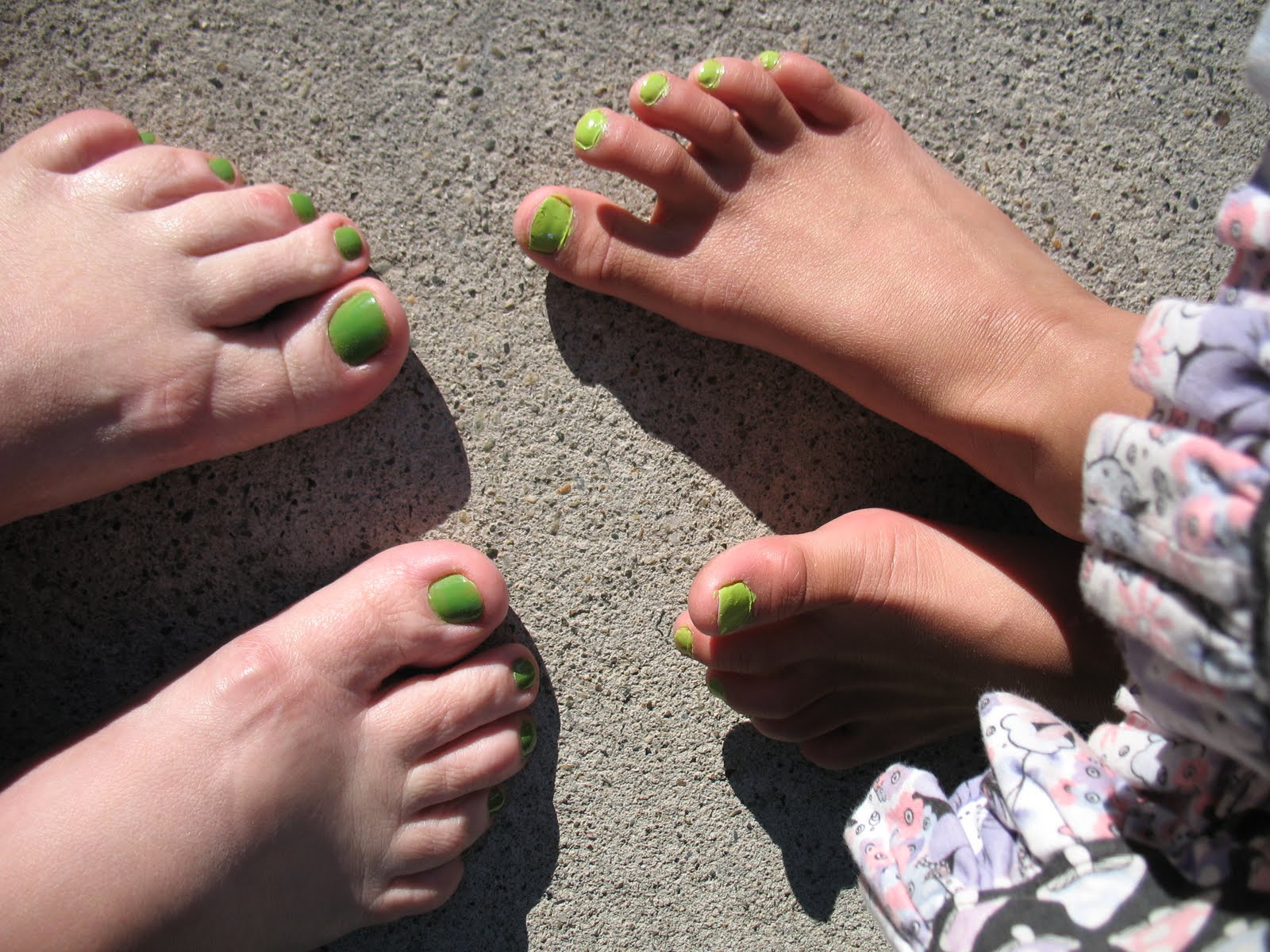 Goosegirl sews: Trace, Toby and Lime Green Toes!
