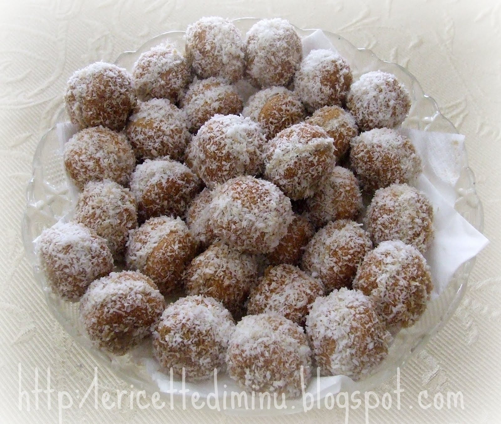 Il Goloso Mondo di Minu': Baci al cocco con crema al caffè