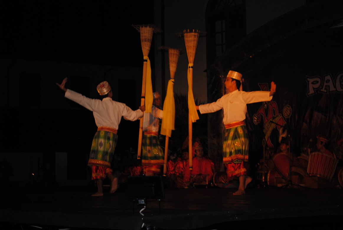 Yayasan Kesenian Batara Gowa Sulawesi Selatan: Tari Appalili (Makassar)