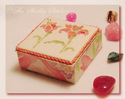 The World's Largest Collection of Smalls TOO: Post-it box