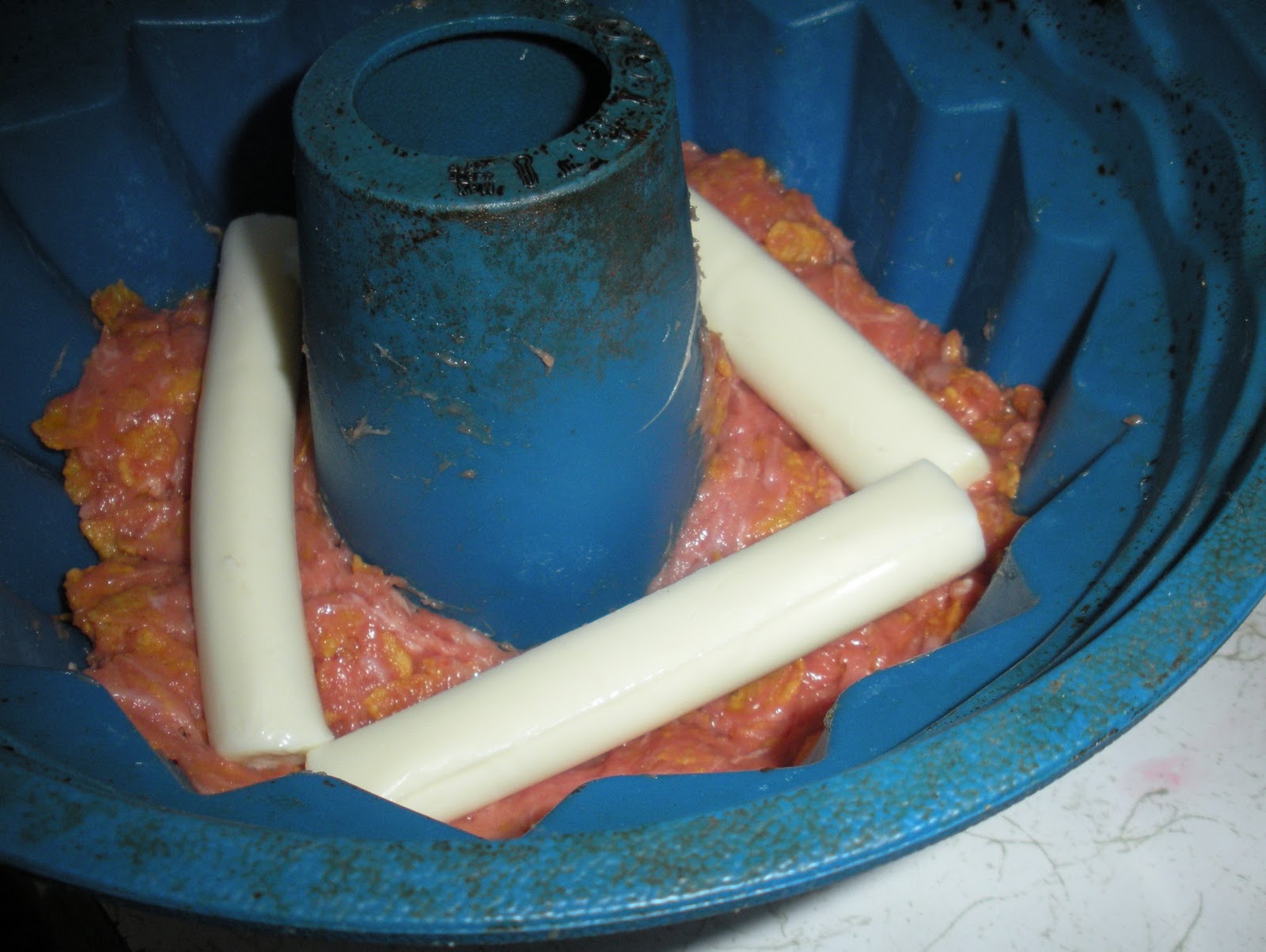 The American Homemaker: String Cheese Meatloaf