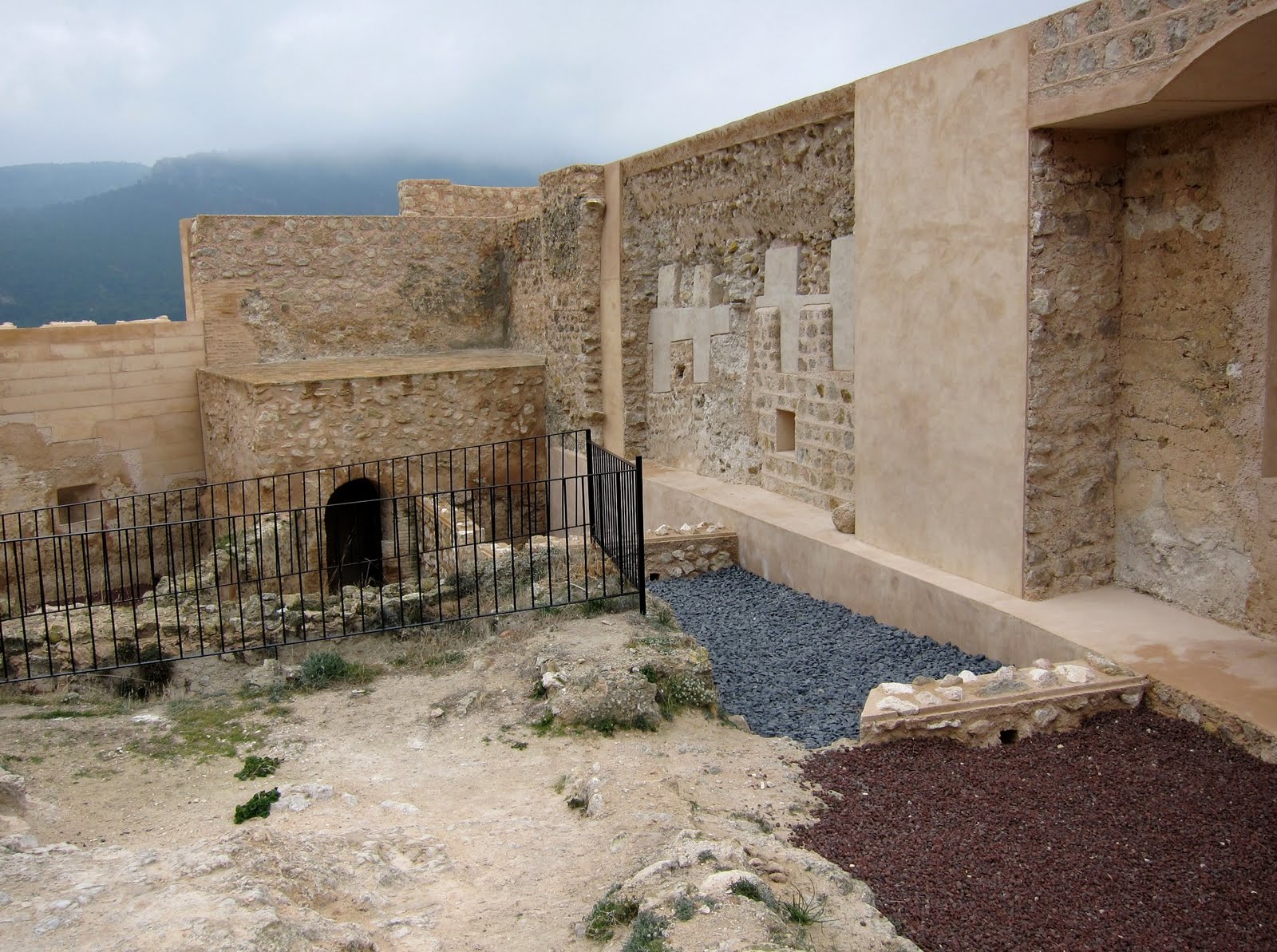 APIARIUM: *Inauguración de la muralla interior del castillo de Biar