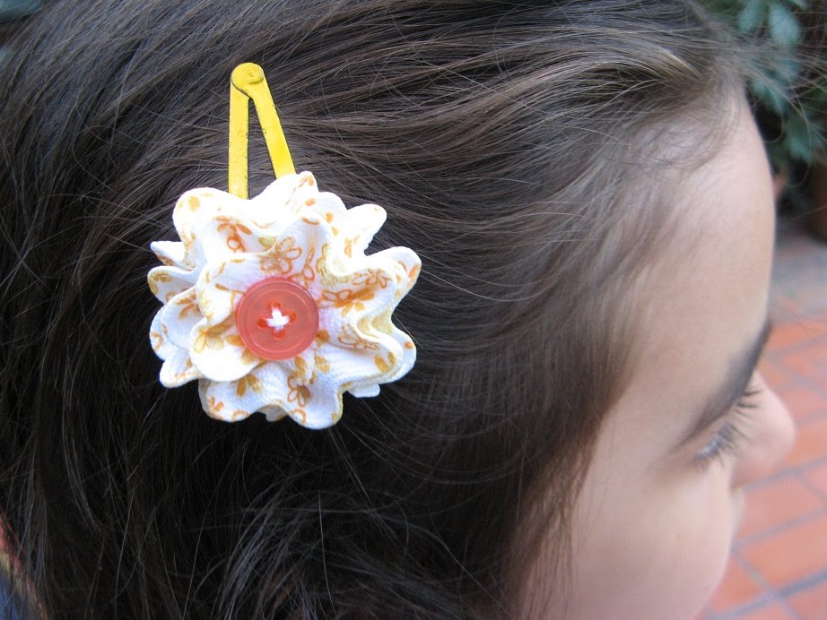 Gingham Cherry: Ric rac dahlia hairclips