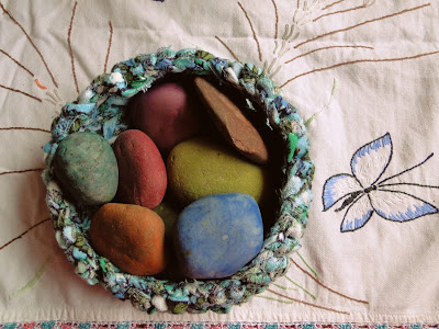 Hot tea and milk chocolate: More rag rugs and a rag bowl