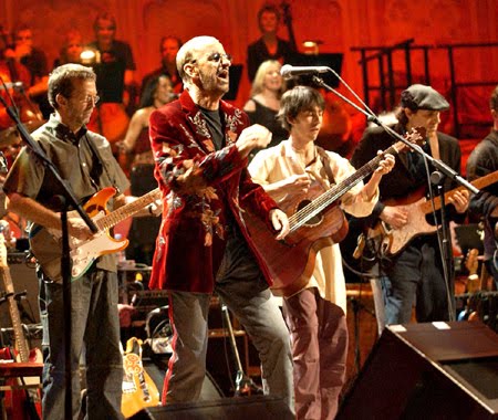 Desmond y Molly Jones: Here comes Dhani, the son