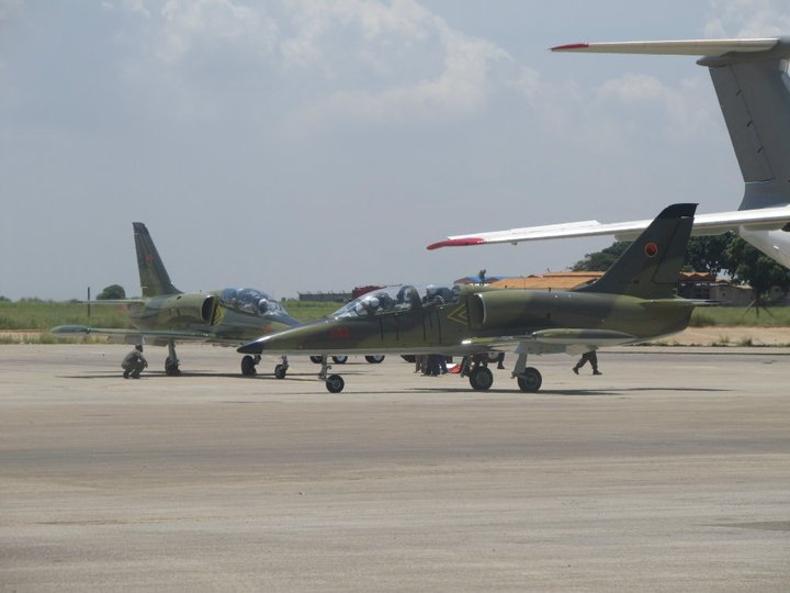 Armée Angolaise/Angolan Armed Forces