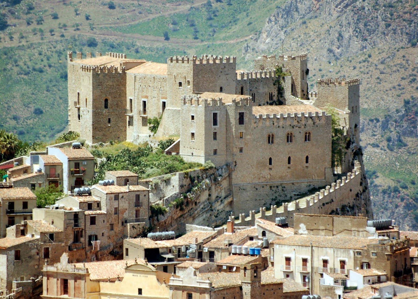 Castles in Europe: Di Caccamo