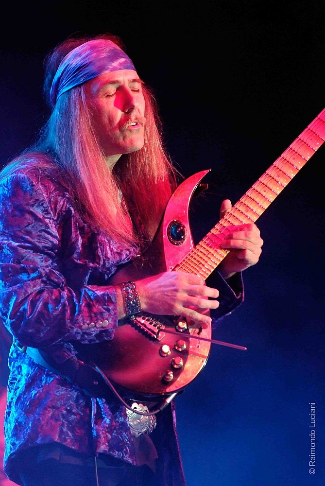 KRENMAUT: Introduksi kepada ULI JON ROTH