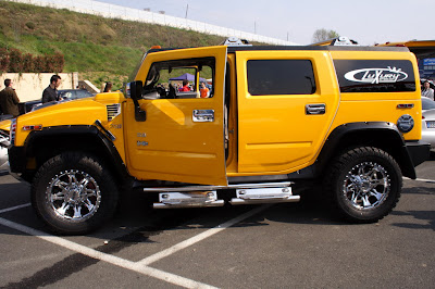 Mega Tuning Car: Hummer H2 Gialla Mega Tuning