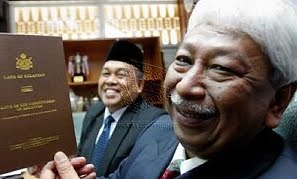 KELAB GREENBOC: Datuk Shukri Buat Laporan Polis Terhadap Akhbar Kosmo ...
