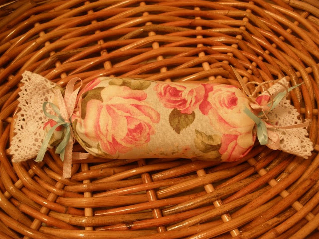 MARIETTE'S BACK TO BASICS: {French Country Style Lavender Sachets & Candy}