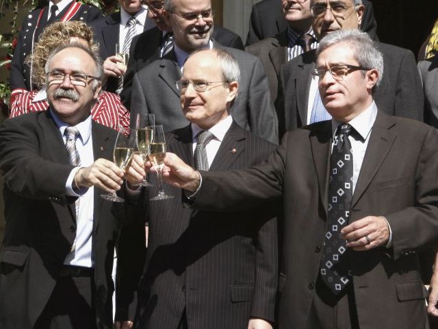 .: EL TRIPARTIT CONFIRMA EN SU ÚLTIMO MINUTO AL TRIPARTIT DEL MUSEU DEL ...