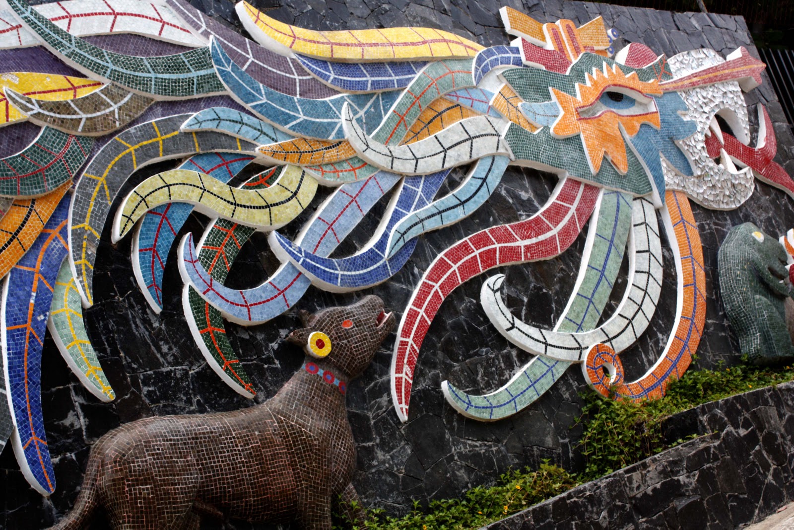 Technicolor: Quetzalcóatl..