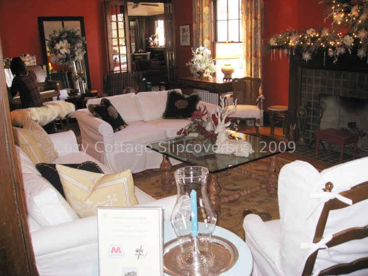 Cozy Cottage Slipcovers: Findlay Holiday Home Tour