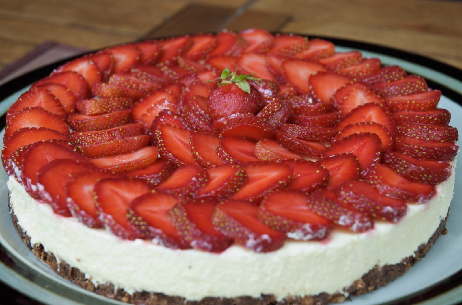 Heart Disease: Mango Cheesecake With Strawberries or Raspberries