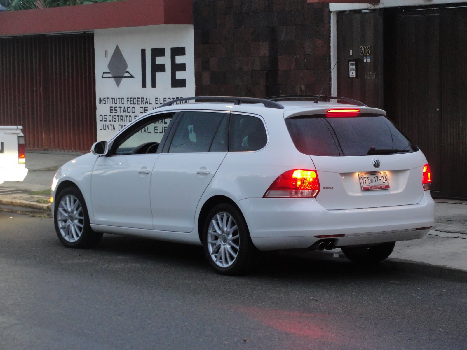 PICS & MORE PICS: BORA VW SPORWAGEN VARIANT 2009