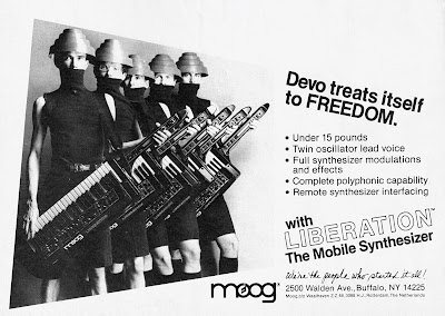 Studio Innocenti: DEVO - Mobile Moog Liberation (1982)