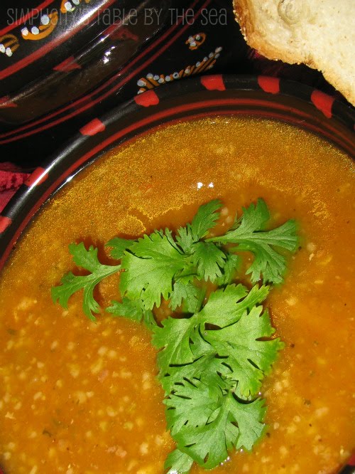 Simplicity's table by the sea - en français: Chourba frik