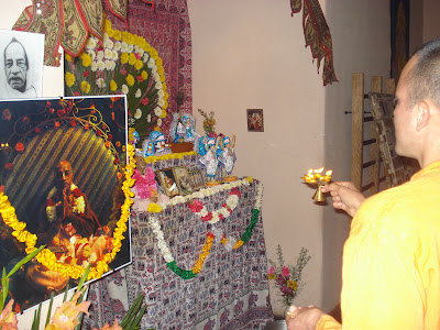 LA FAMILIA DE SOMAKA MAHARAJ: VYASA PUJA DE SOMAKA MAHARAJ EN LIMA Y ...