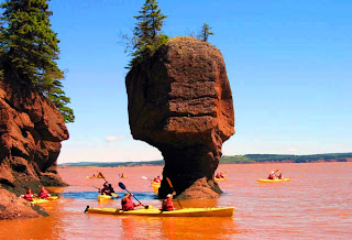 Bay of Fundy Blog: Sea kayaking at Hopewell Rocks, NB
