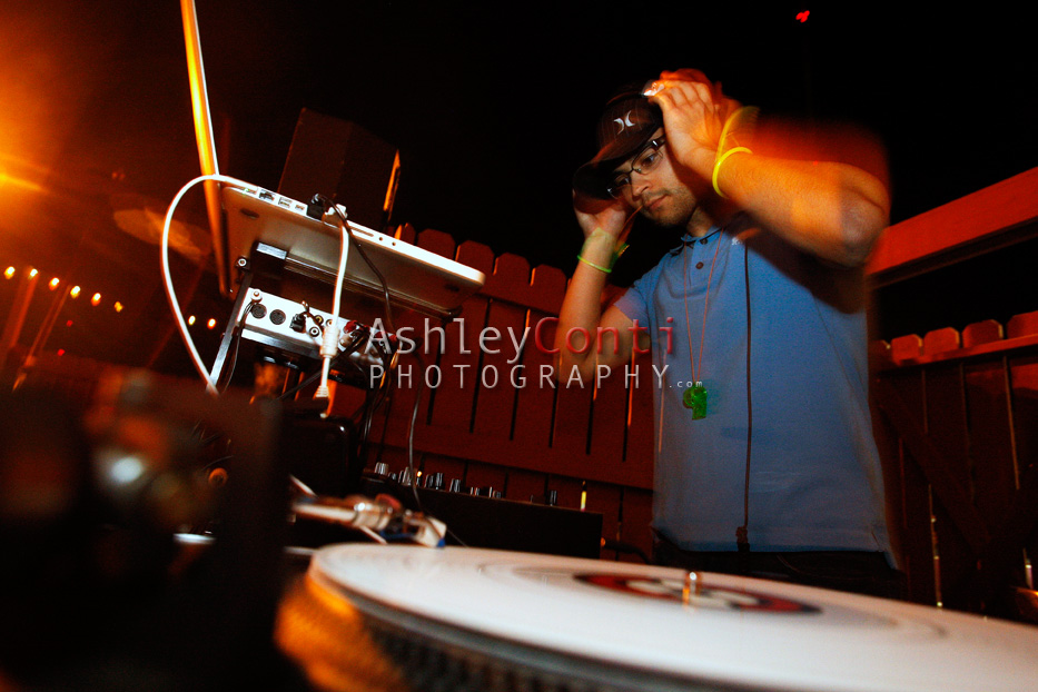 Ashley L. Conti Photo Blog: DJ Addison:Pal Joey's