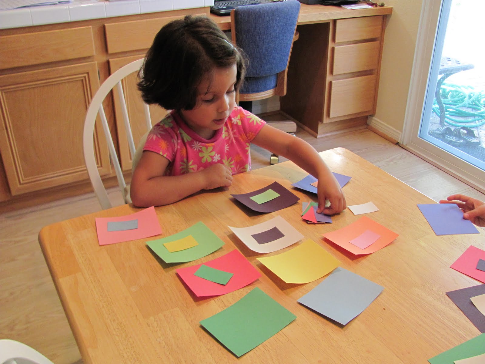 My Two Happy Homeschoolers: Color Activity--Background is Important