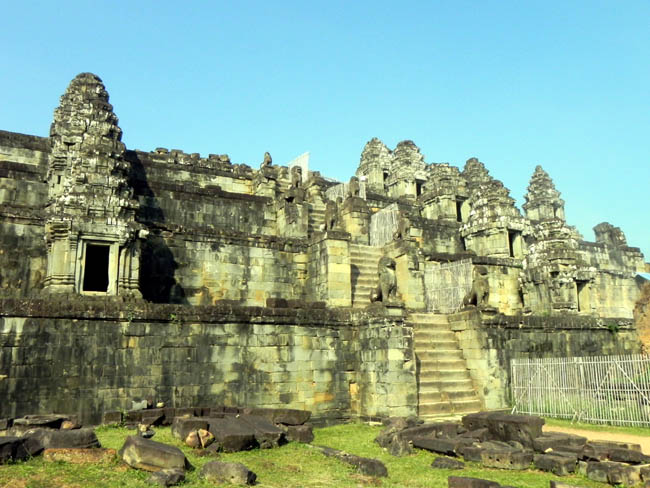 Some stories about us: Phnom Bakheng and Baphuon