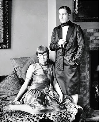 fecund & gay/bi: Una, Lady Troubridge (1 child)