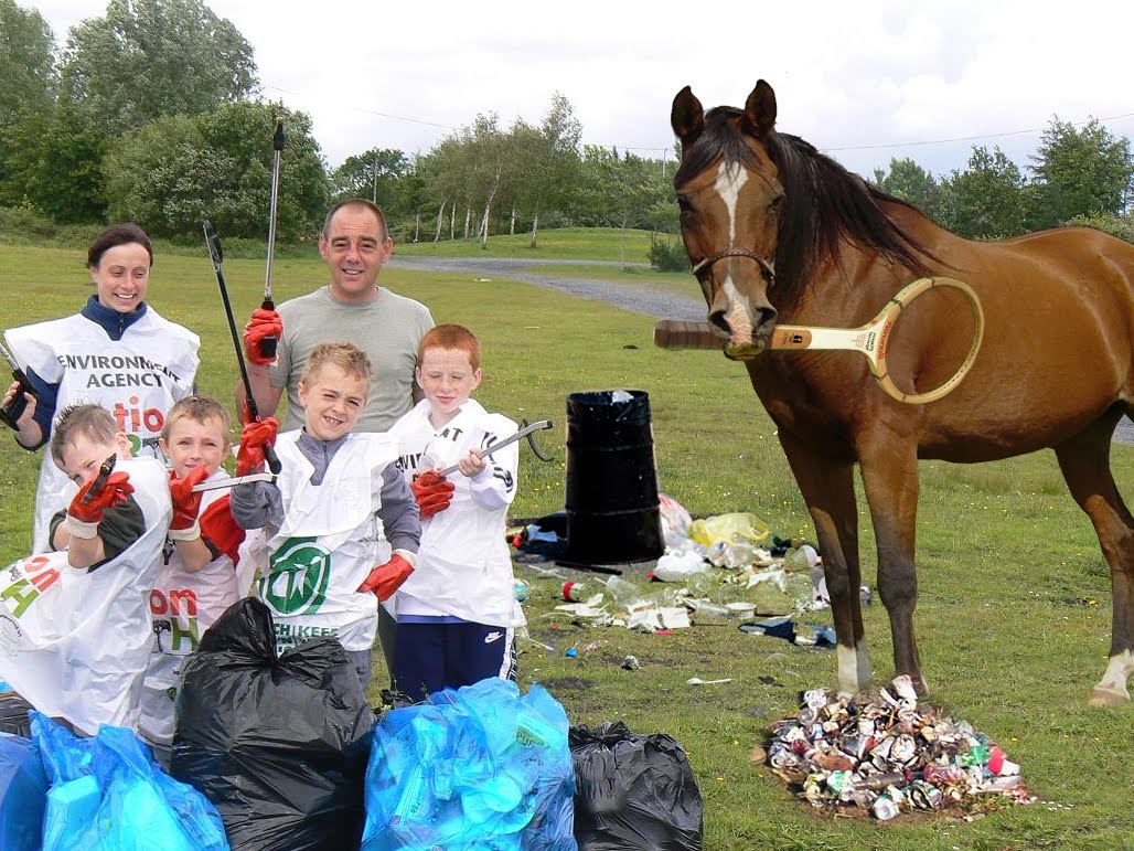 True American Dog: HORSE USES TENNIS RACKET TO CLEAN UP GARBAGE