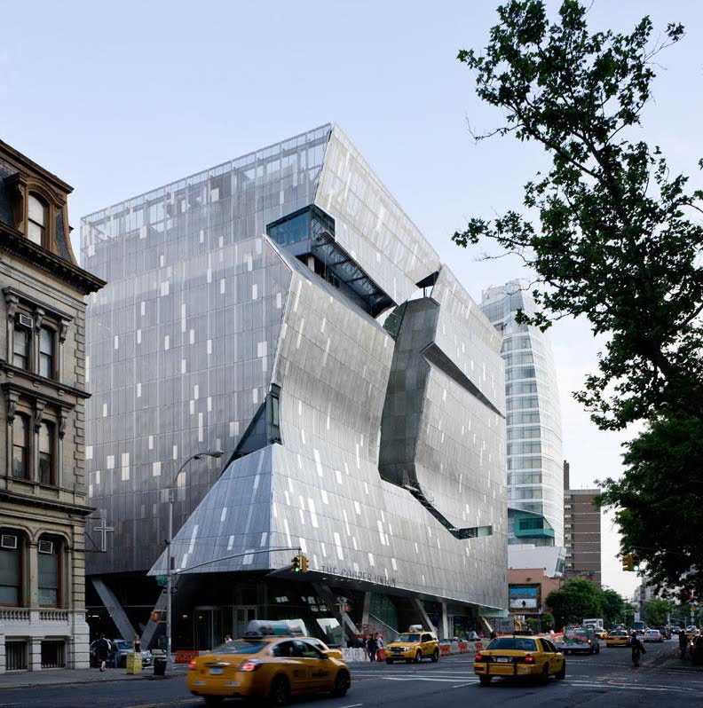 Bespoke Design Studio: Visionary Architect - Thom Mayne