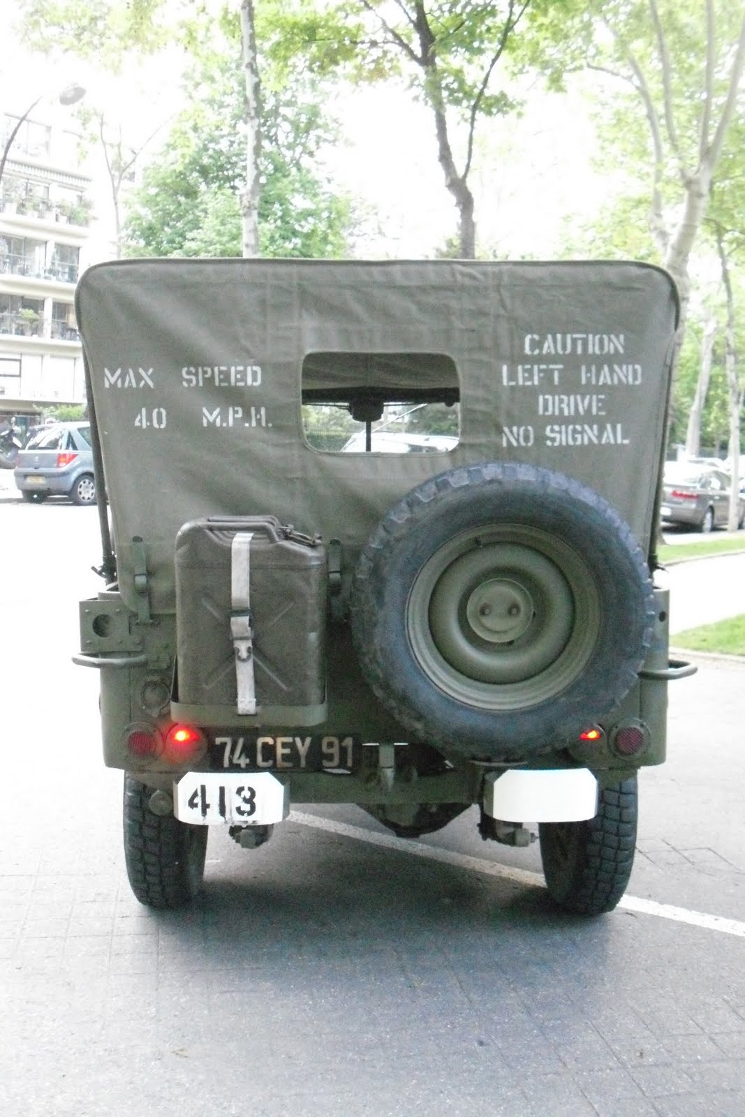 SOUVENEZ-VOUS 44: BACHE JEEPEST