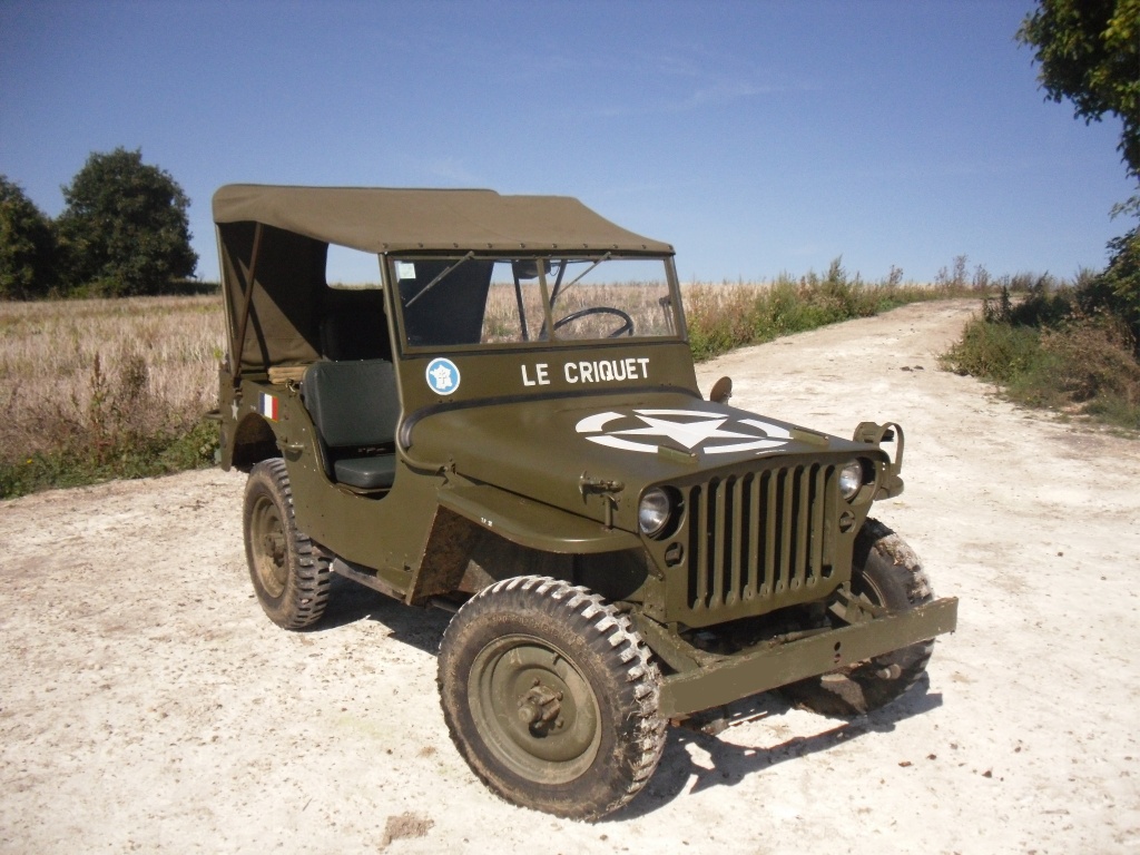 SOUVENEZ-VOUS 44: FREE FRENCH JEEP WILLYS WALK AROUND