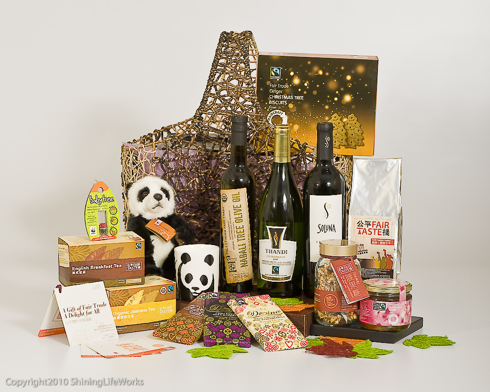 A Joyous Gift to our World - A Fair and Green Holiday Gift!: The Gift Sets