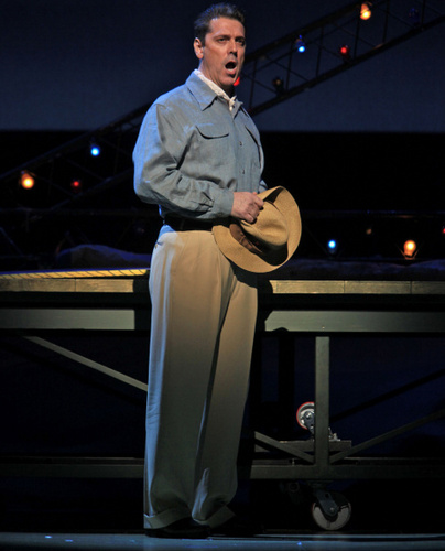 BARIHUNKS ®: Jason Howard Crosses Over