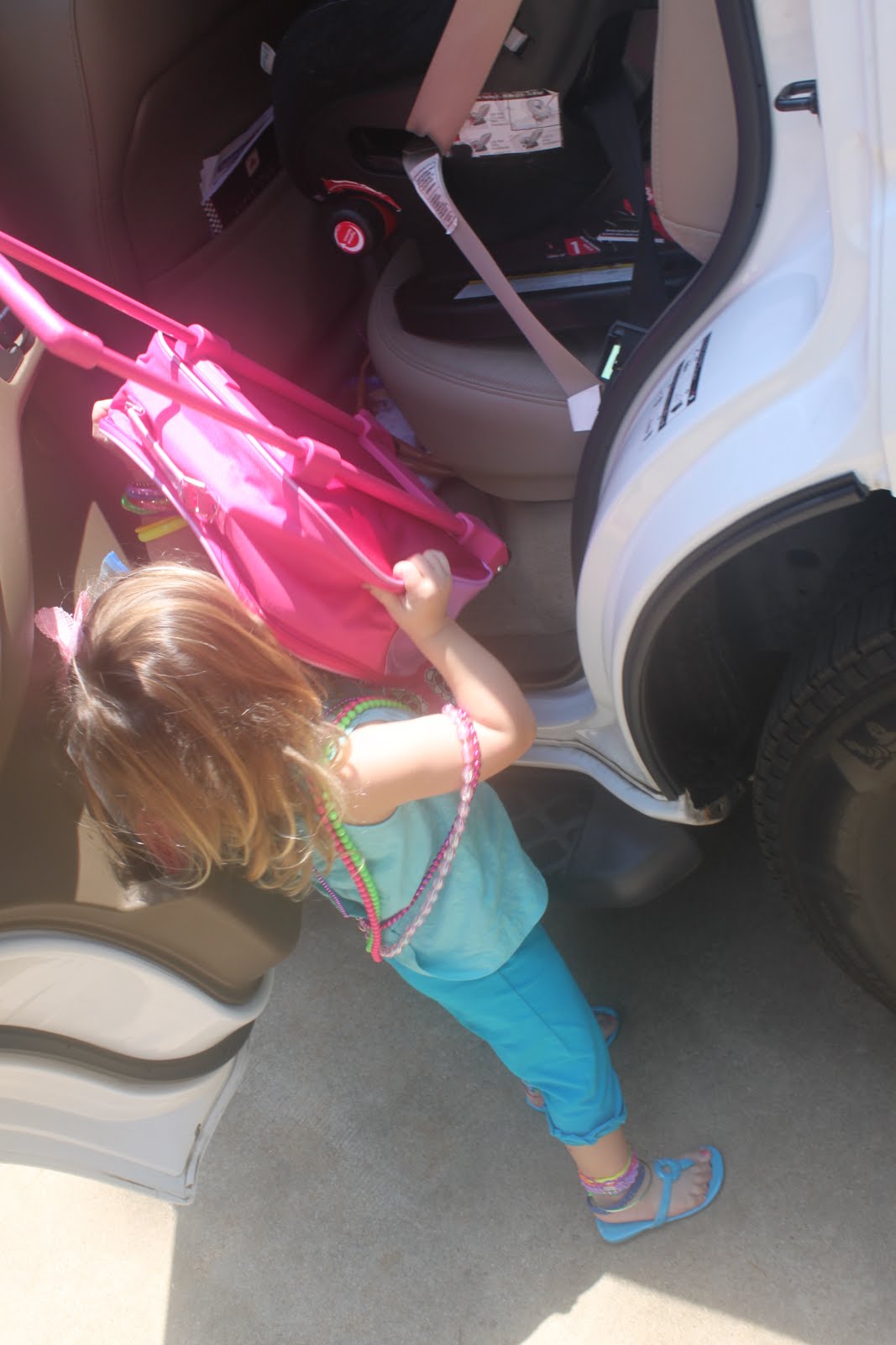 Mojoy: My child and her accessories!